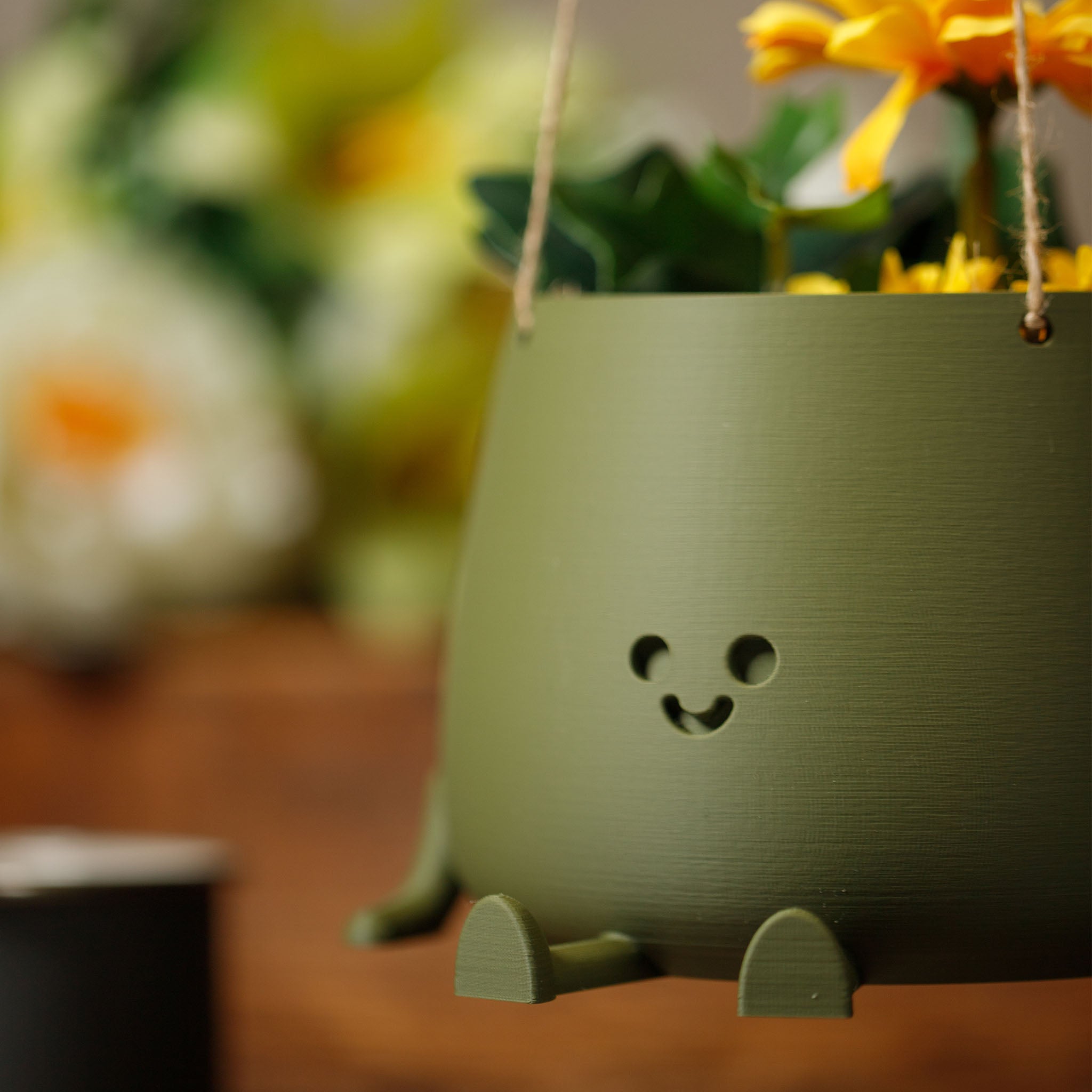Eco-Elegance: The Sustainable Hanging Happy Pot - Matte Army Green – Ingadi